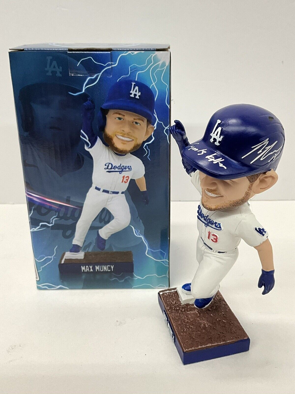 MAX MUNCY SIGNED DODGERS 2023 SGA BOBBLEHEAD "GIANT KILLER" INSCRIPT P ...